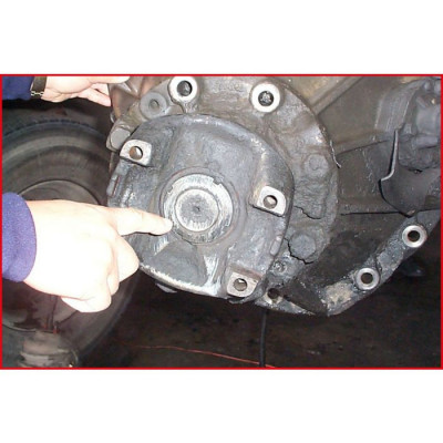 Douille 3/4" à 4 ergots Ø 64/70 mm pour Scania - KSTools | 460.0465